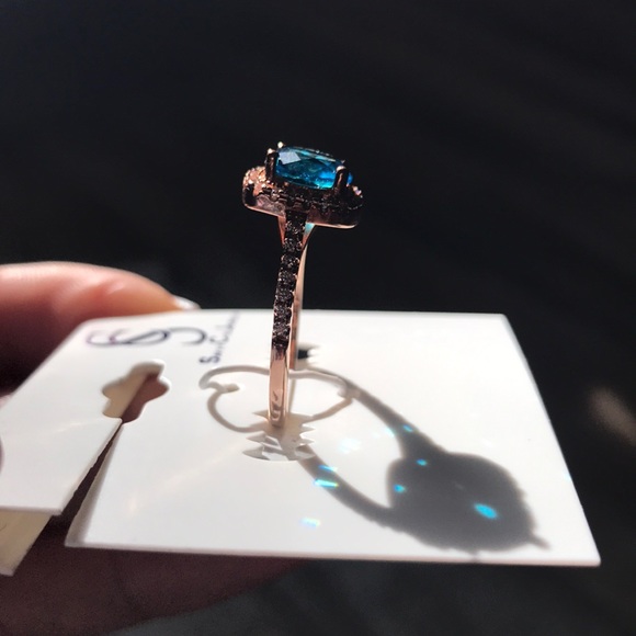 Savvy Cie | Jewelry | Savvy Cie 8k Gold Blue Topaz Ring | Poshmark